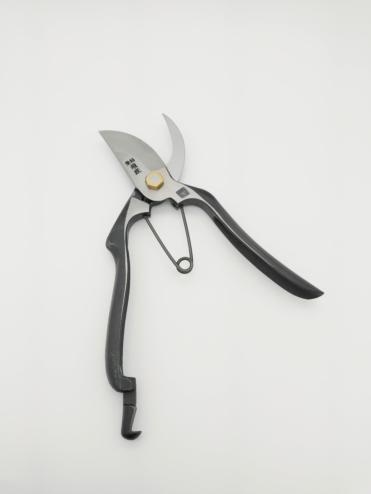 Tobisho Japanese hand crafted Secateur / Pruner. Forged Steel Black Fi ...